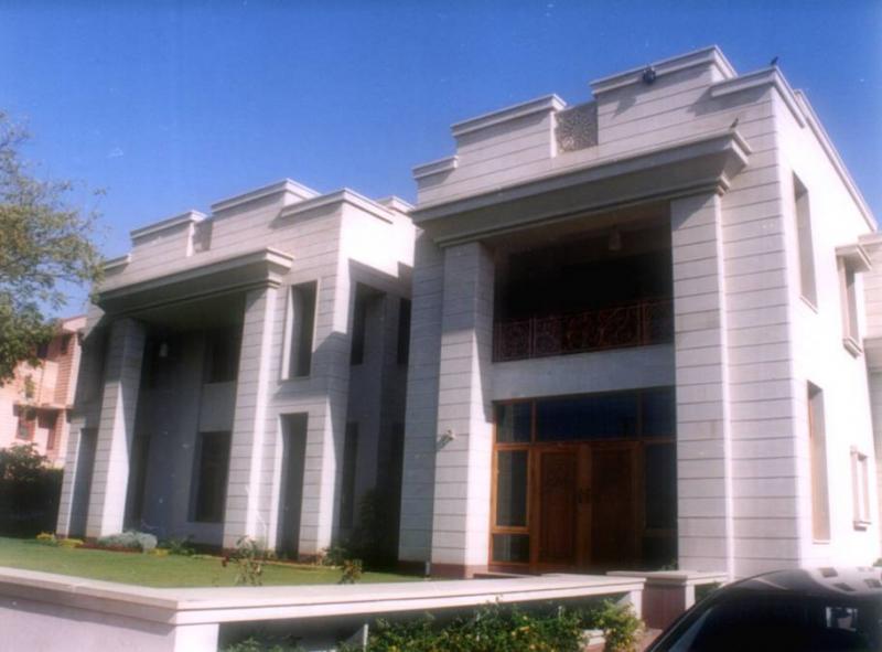 HOUSE INTO THE GARDEN | Shilanyas Design Consultants